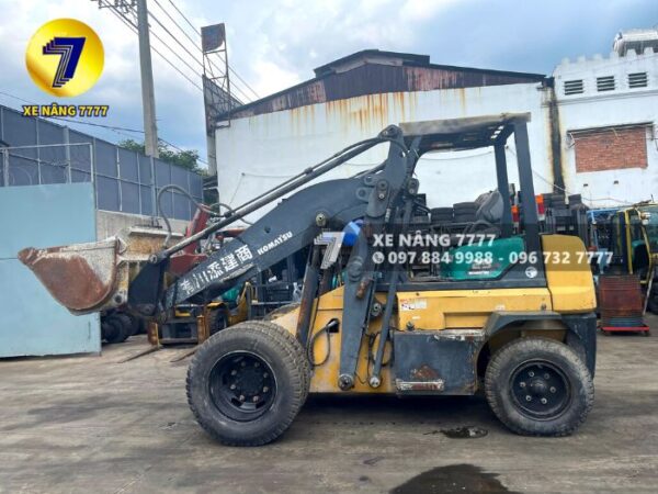 [ĐÃ BÁN]Xe nâng gầu xúc KOMATSU SD25-6 - Xe nâng 7777